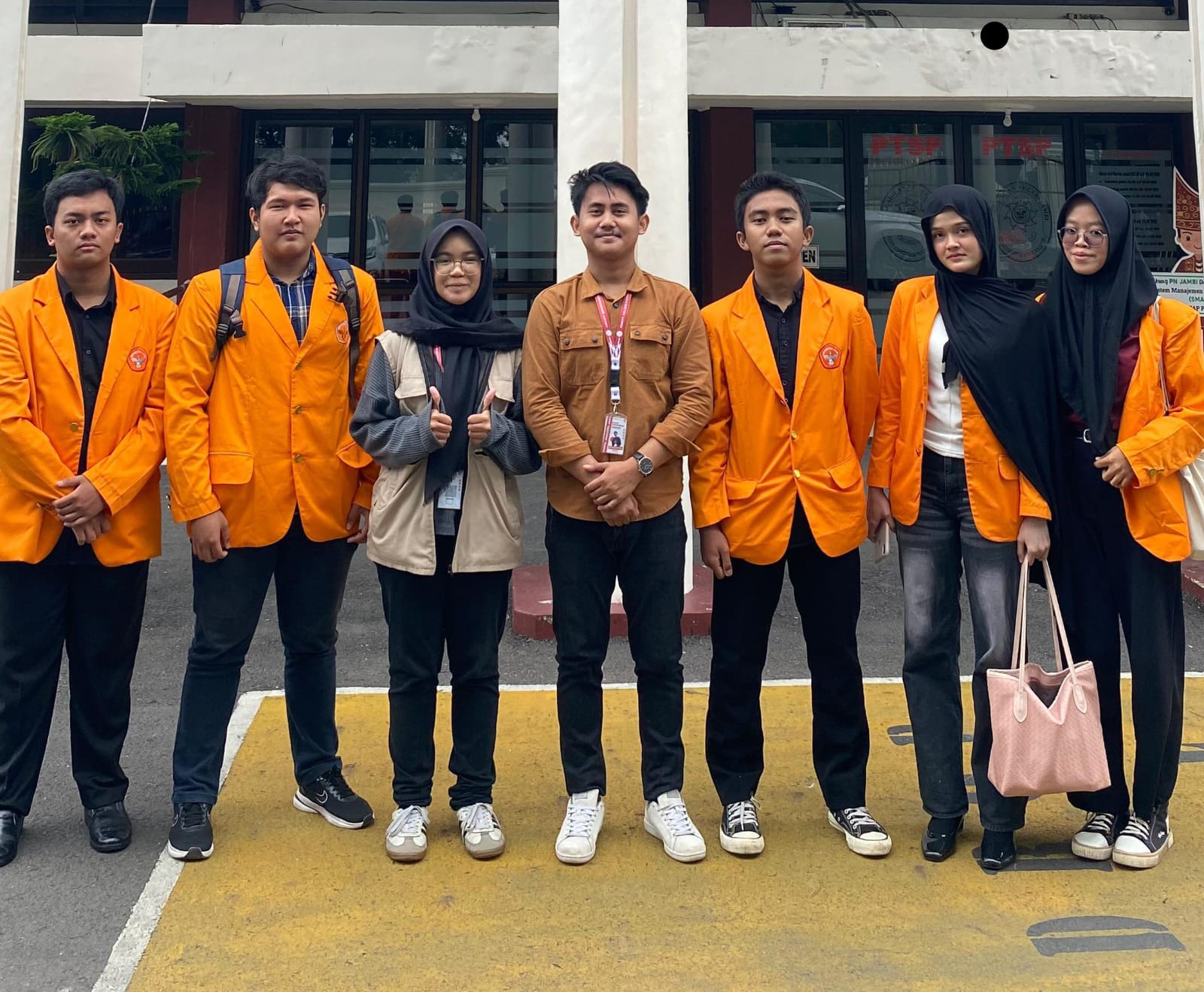 KOPERMU FH UNJA Ikuti Sidang Kasus Korupsi "Ketok Palu" di PN Jambi ...